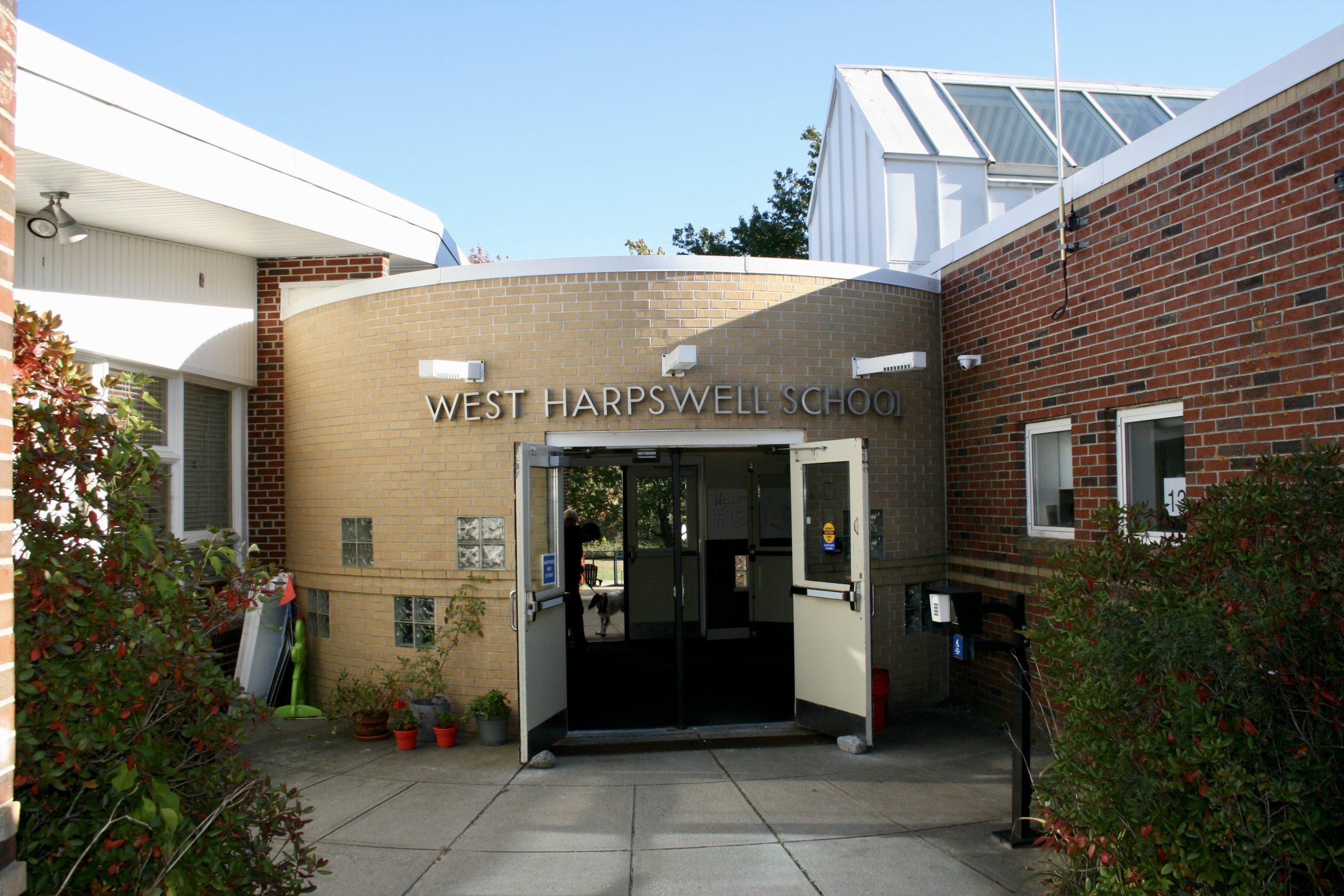 Town exploring purchase of Harpswell Coastal Academy campus - The ...
