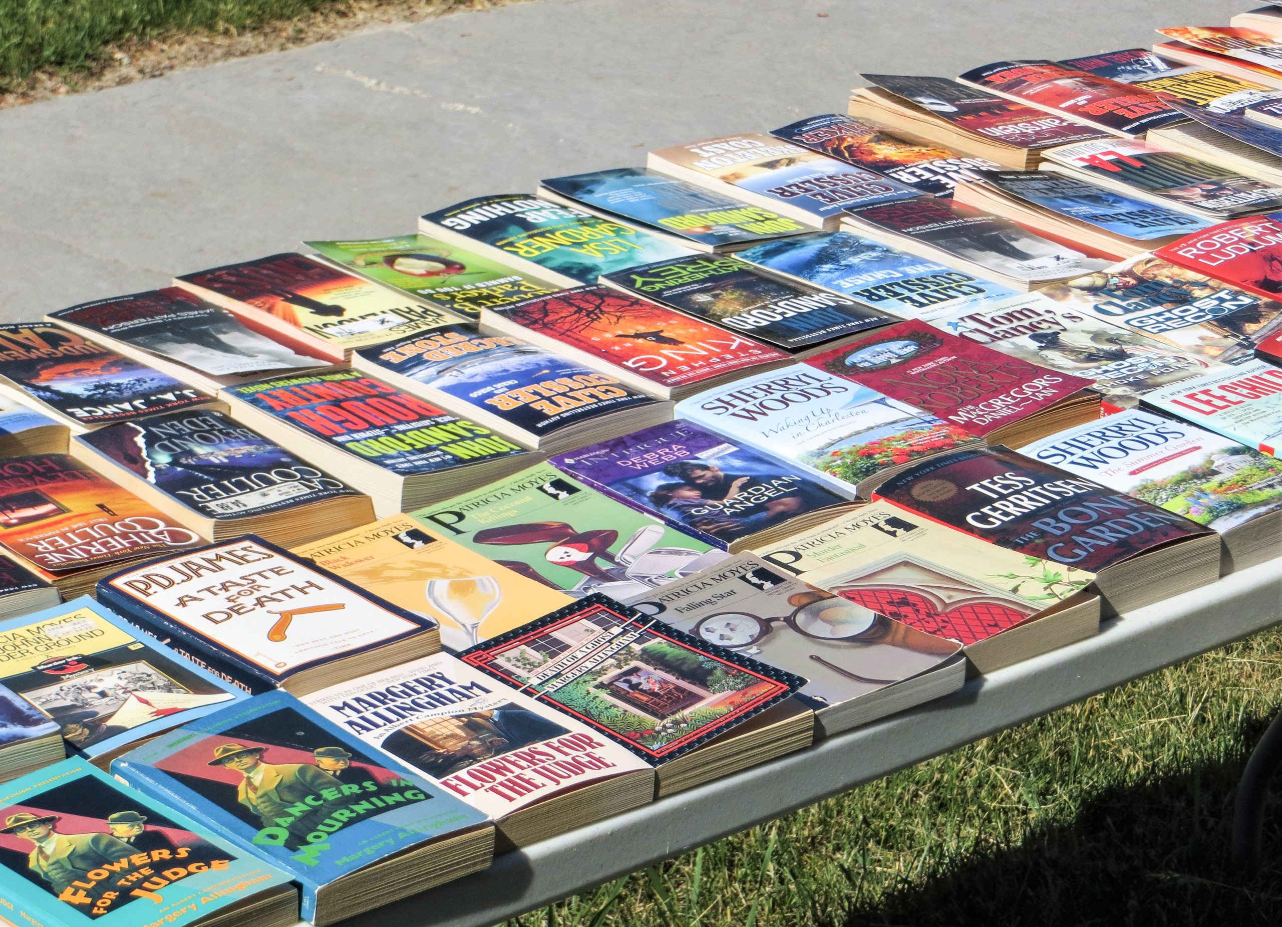 Library Connections: 10,000 books - The Harpswell Anchor