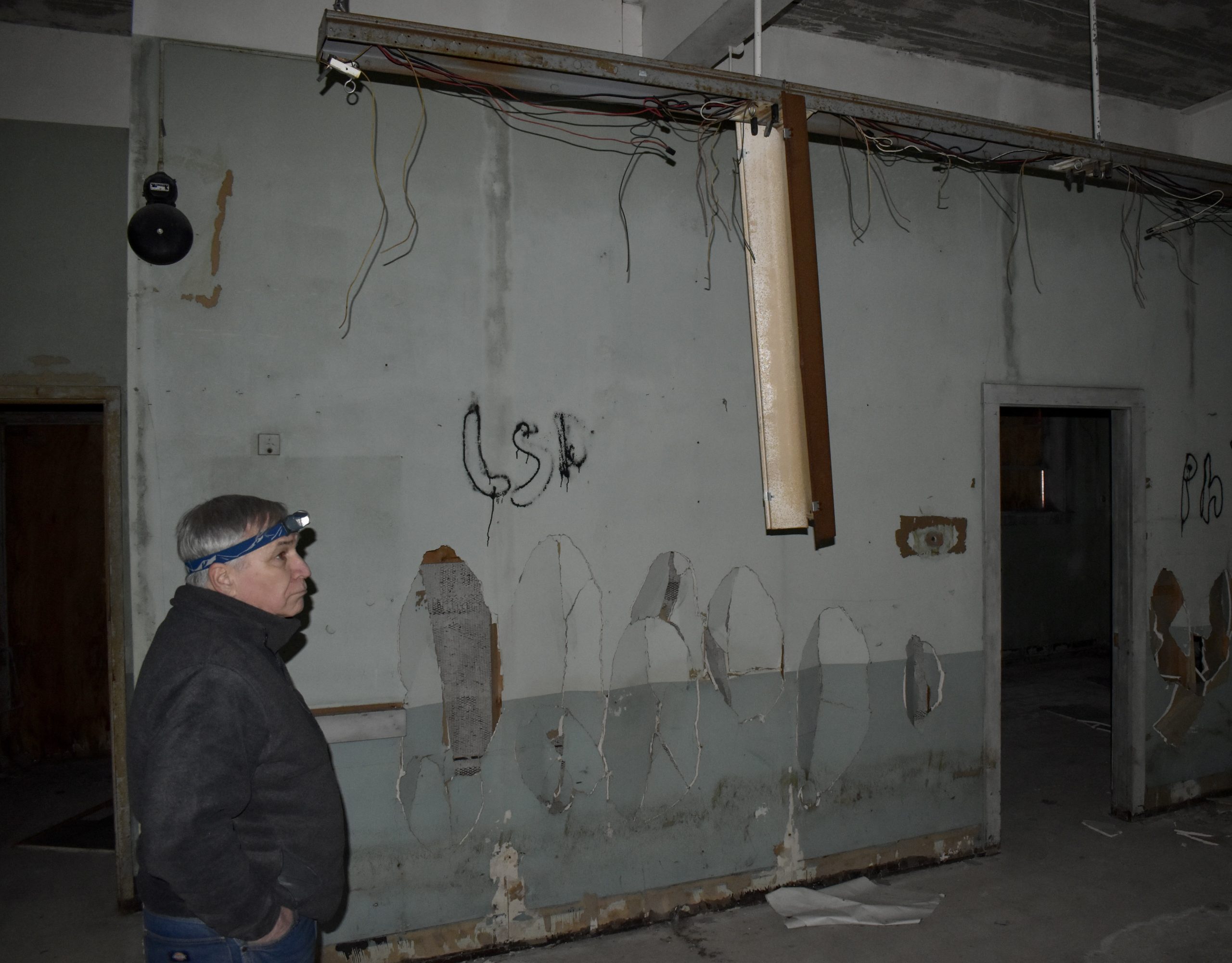 Planners to conduct review of Mitchell Field administration building ...